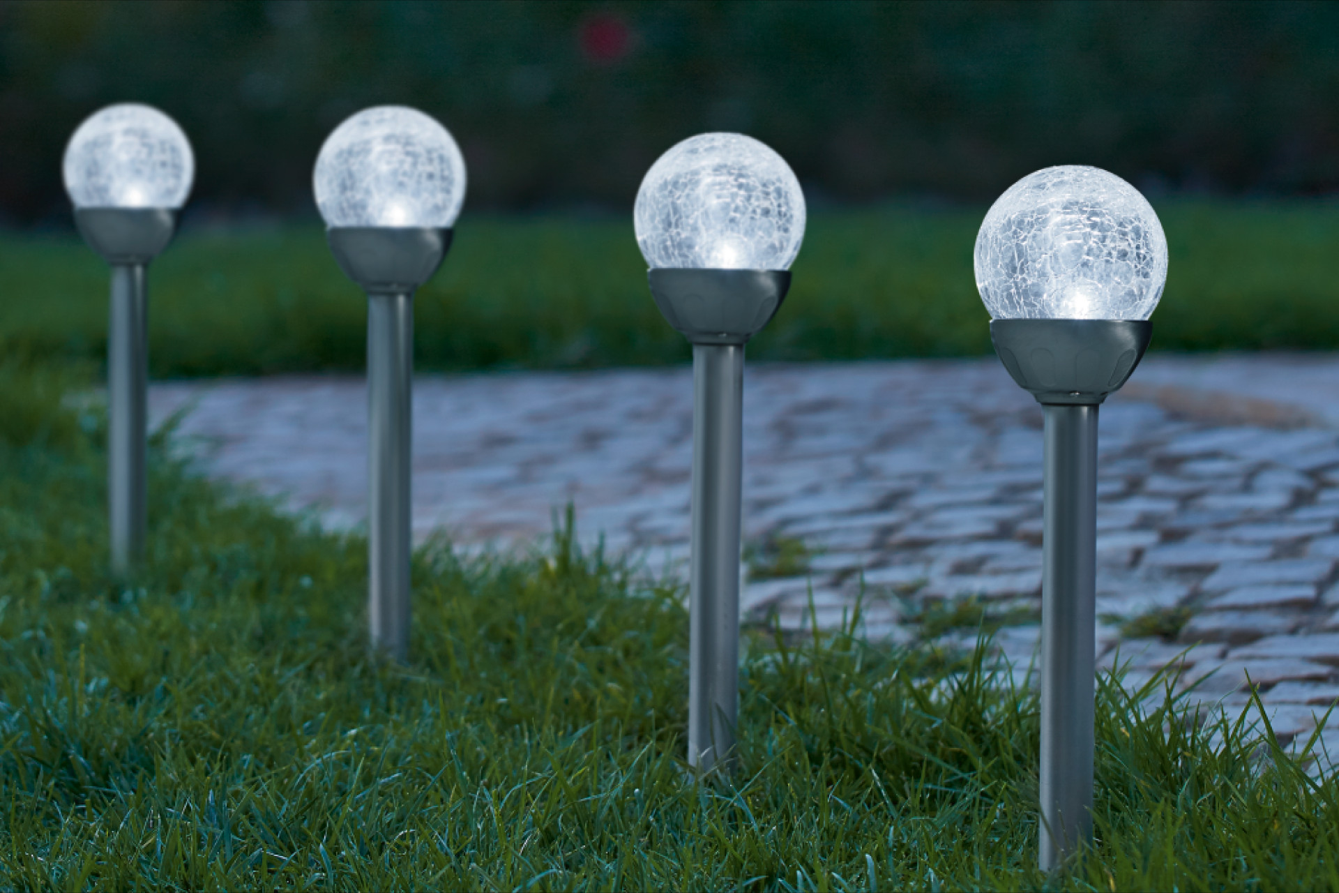 Svetila, luči, LED žarnice in svetilke mömax